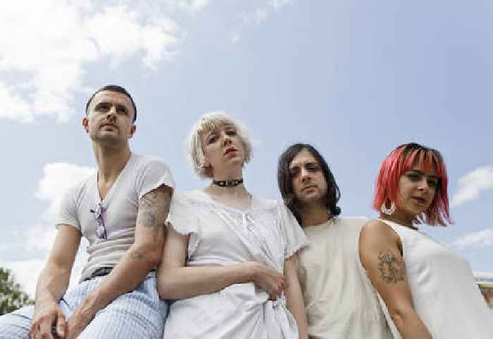 Dilly Dally Breaking Up, Announce Final Show - One News Page