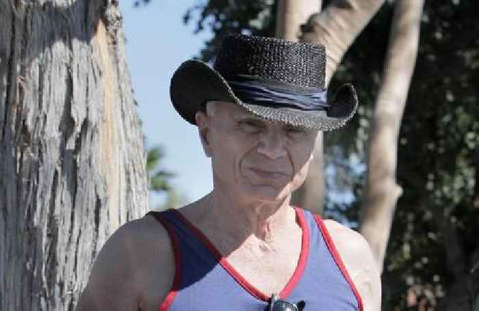 Deathbed Secret: 'Baretta' Star Robert Blake Made - One News Page