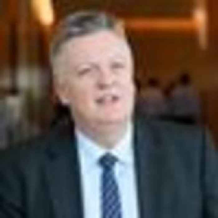 Top economist regrets urging people to accept they are - One News Page