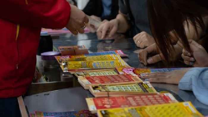 Woman Thought She Won 2 000 Lottery Prize Actually One News Page
