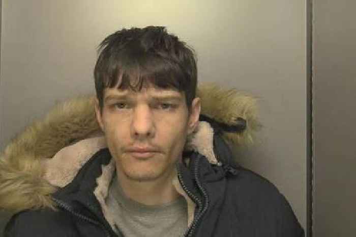 'Chances run out' for 'mooning' Hull toy shop flasher - One News Page