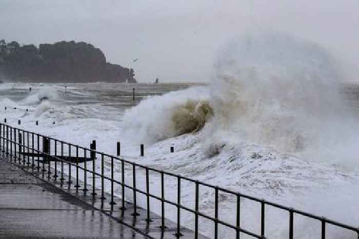 Met Office says avoid Devon beaches as treacherous - One News Page