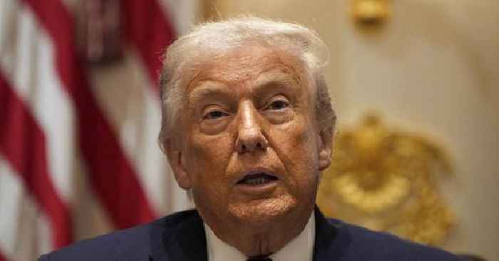 Donald Trump Abruptly Wakes Up After Dozing Off While - One News Page