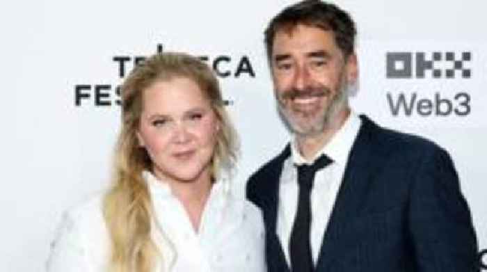 Amy Schumer announces split from husband of seven - One News Page