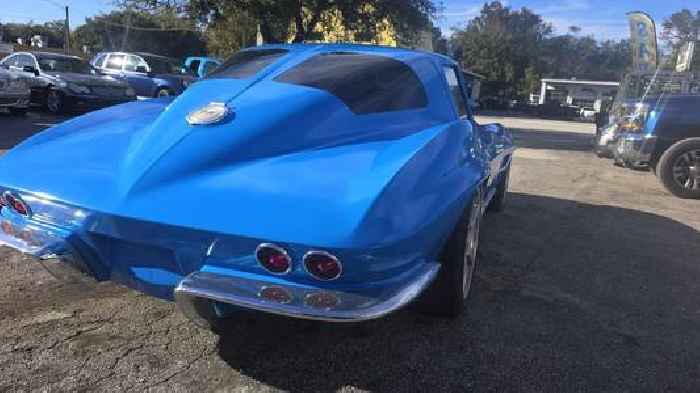 This Split-Window Corvette Was Stolen in the '70s, - One News Page
