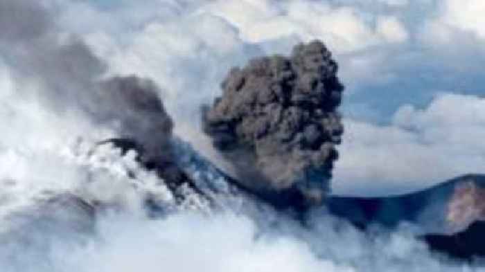 Snow-capped Mount Etna erupts as skiers glide down - One News Page