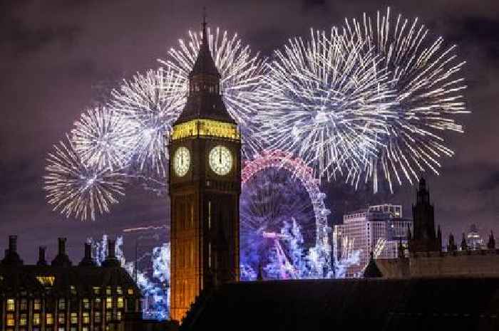 Watch live New Year 2026 fireworks in Sydney, Paris - One News Page