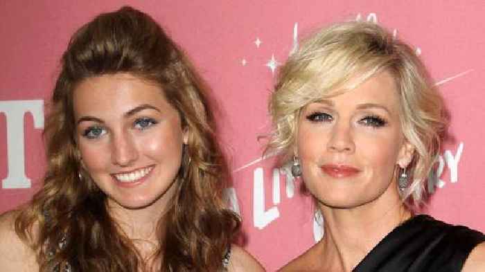 Jennie Garth's Daughter Caught Actress Slashing - One News Page