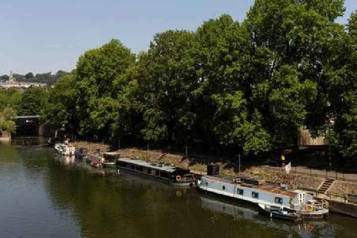 Bath boat owners ordered to leave Pulteney Weir hit - One News Page