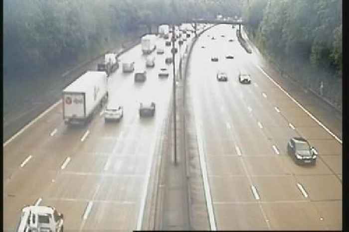 All traffic held on Surrey M25 as overturned car - One News Page