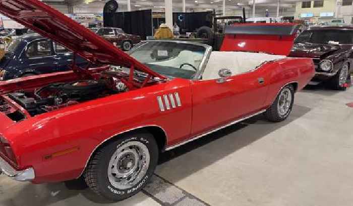 1971 Plymouth Cuda Has Been in the Same Family Since - One News Page