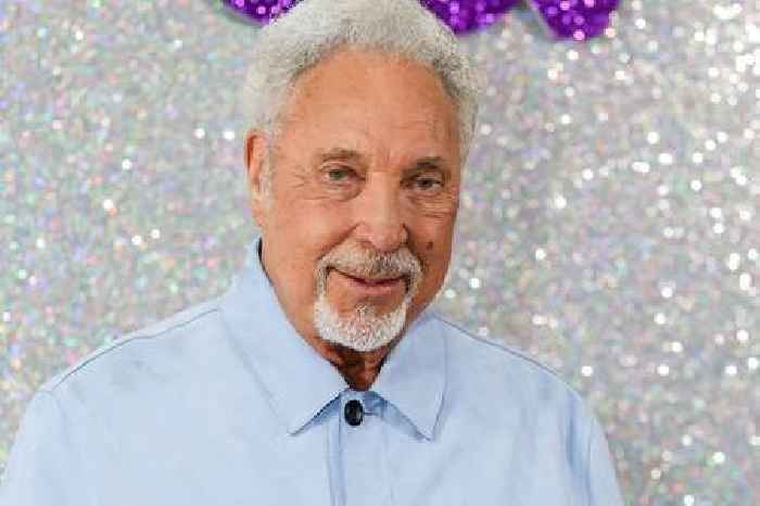 Tom Jones' fans find out 'Green, Green Grass of Home' - One News Page