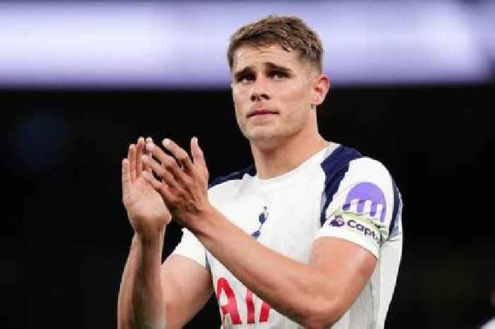 Tottenham offered dream scenario in Micky van de Ven - One News Page