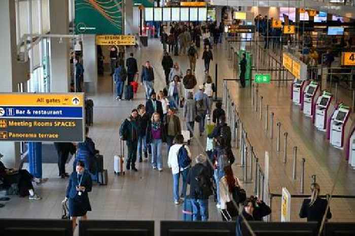 Simon Calder names five 'worst' airports for European - One News Page