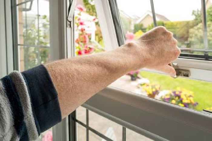 'Shut windows and doors' until Friday alert with - One News Page