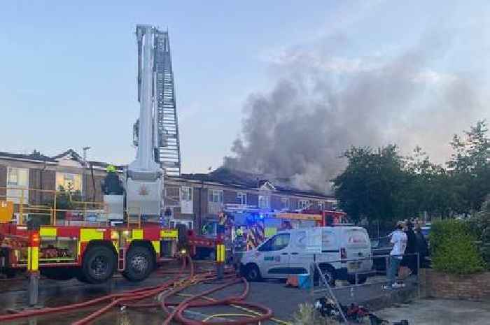 Row of homes caught in 'devastating' Basildon fire - One News Page