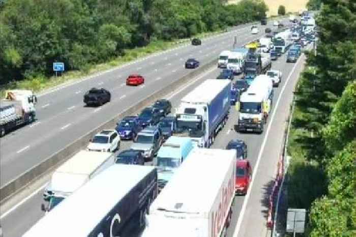 Man airlifted to hospital after serious M25 crash - One News Page
