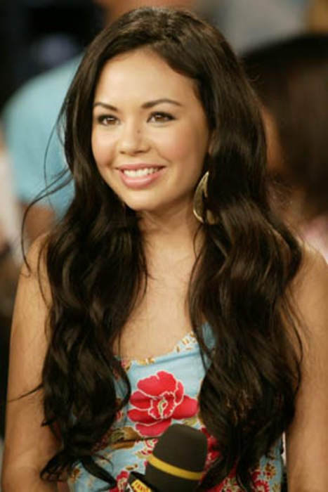 Janel Parrish Scores 'Pretty Little Liars' Money in - One News Page
